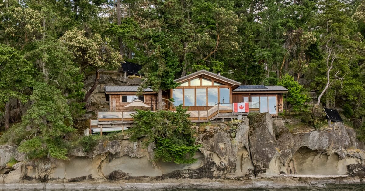 Waterfront Home for Sale – DeCourcy Island BC | 2.24-Acre Off-Grid ...